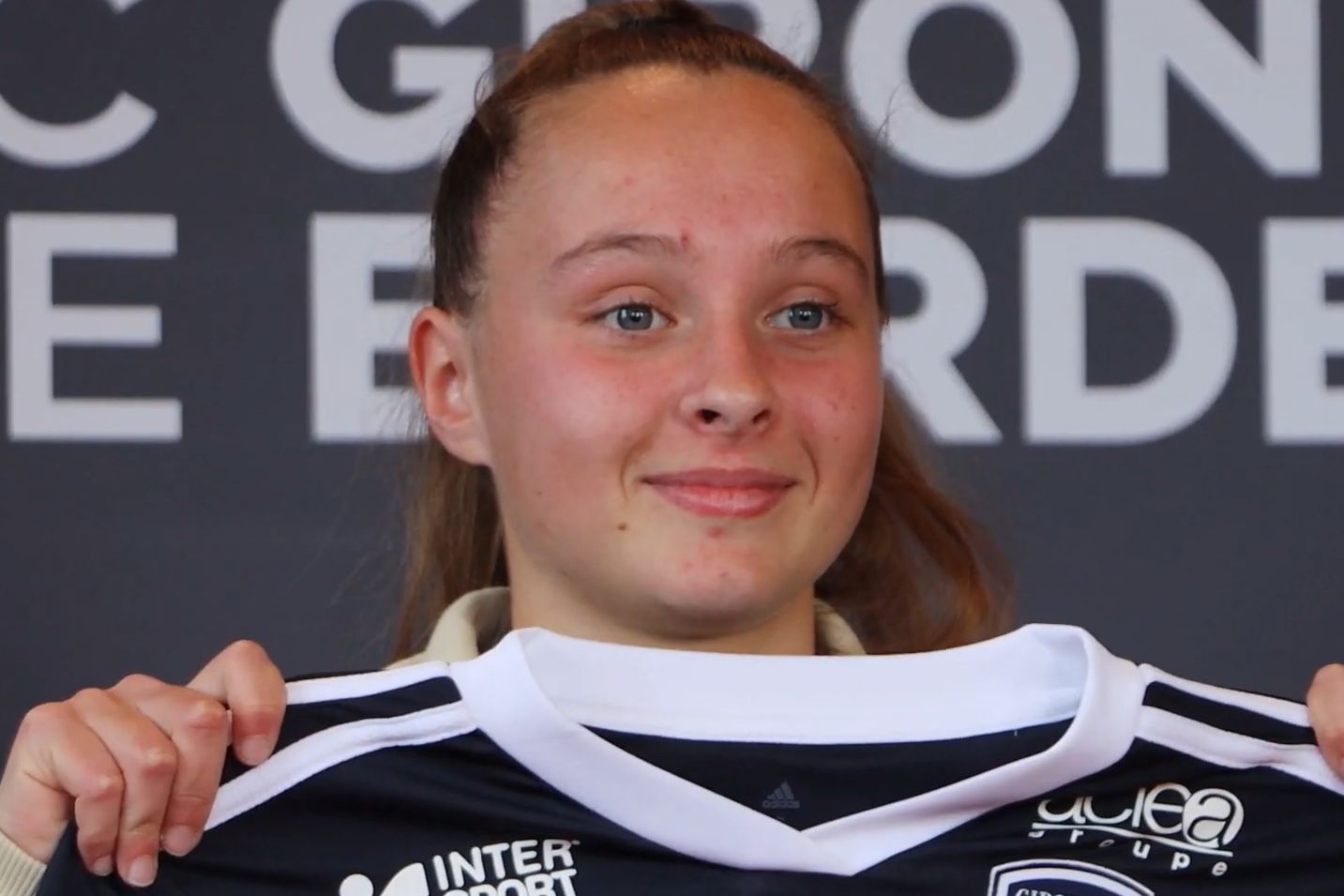 Girondins4Ever - Présentation de Lou Autin, une des nombreuses jeunes ...