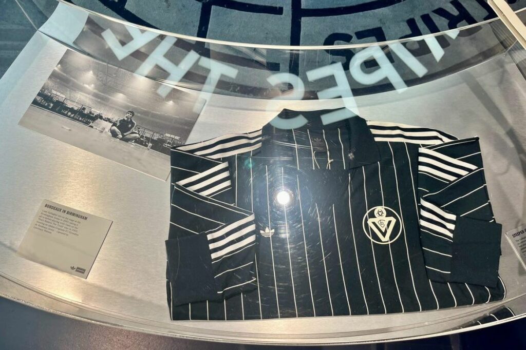 Girondins4Ever - Quand le chanteur d'Oasis posait avec un maillot des Girondins de Bordeaux